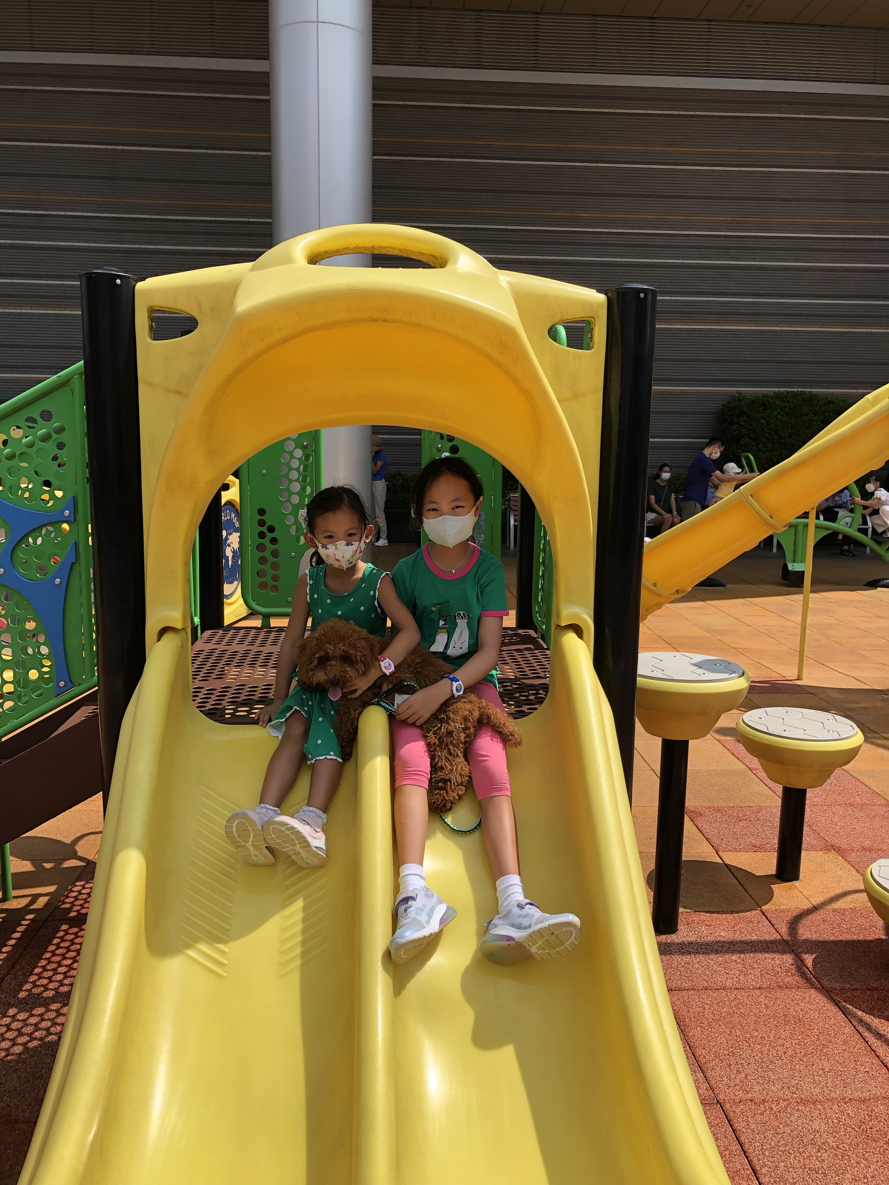 Chelsea & Florence Tsai – Go hiking to the Peak in Hong Kong – October ...