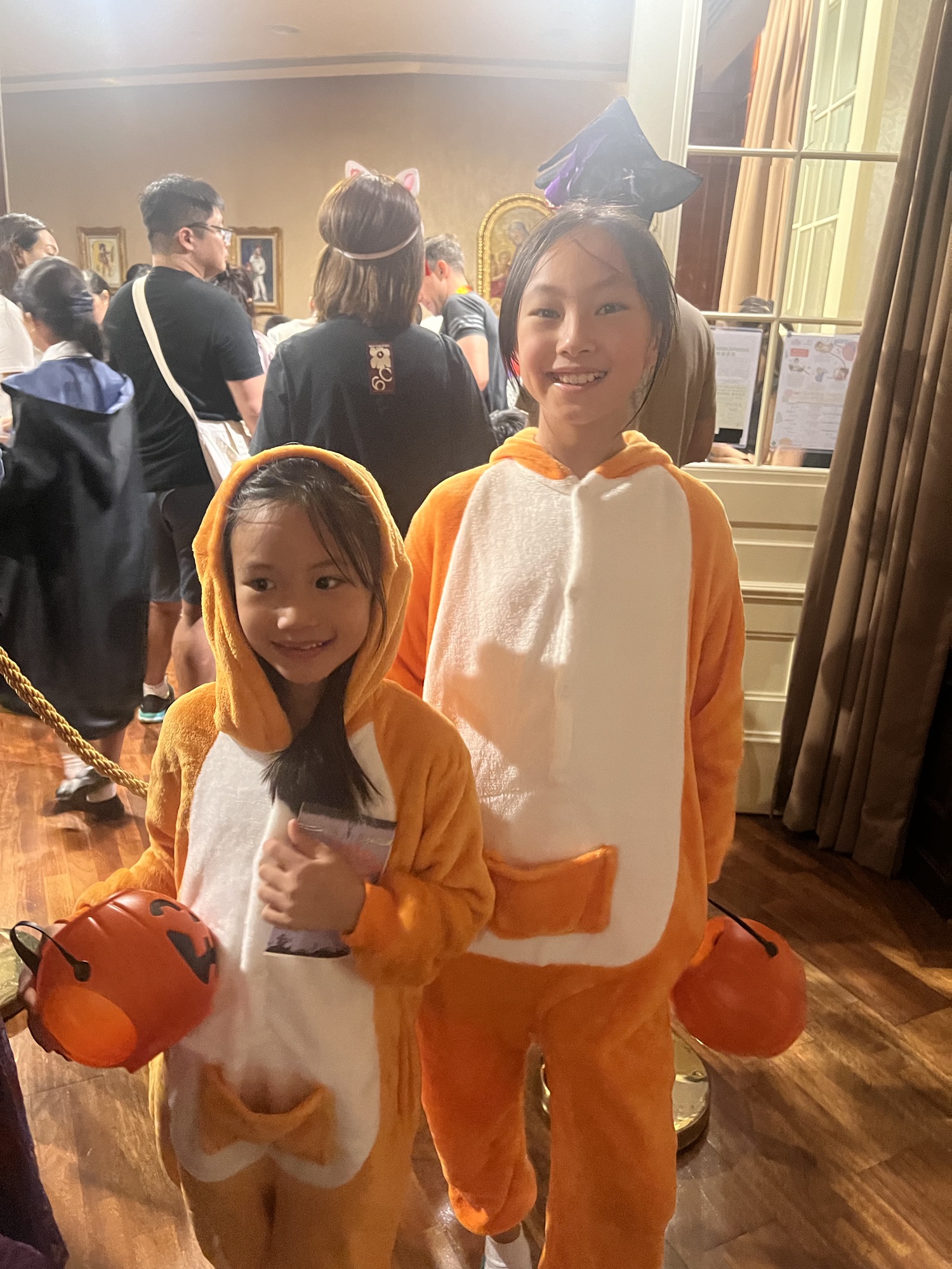 Chelsea & Florence Tsai – Halloween Festival – November 2024 | pixsweethome